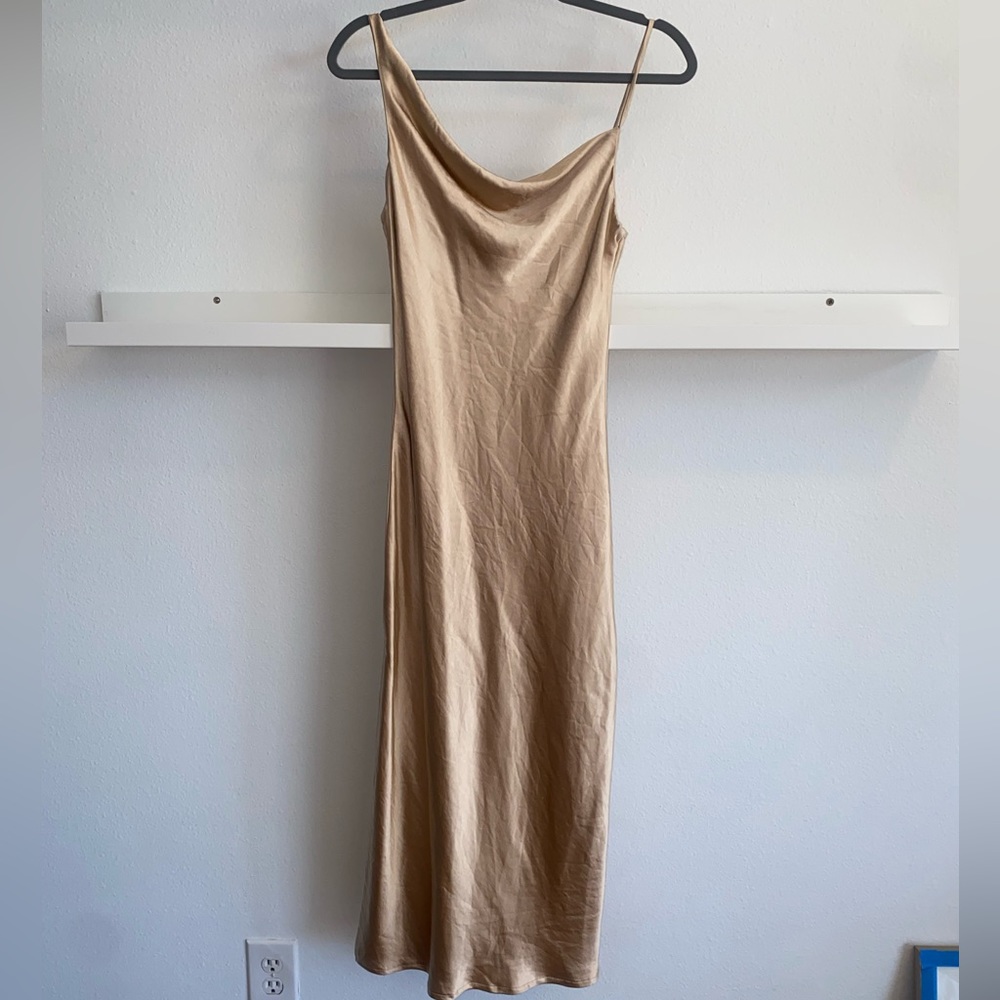 Petal And Pup Cheya Dress In Champagne - Gem